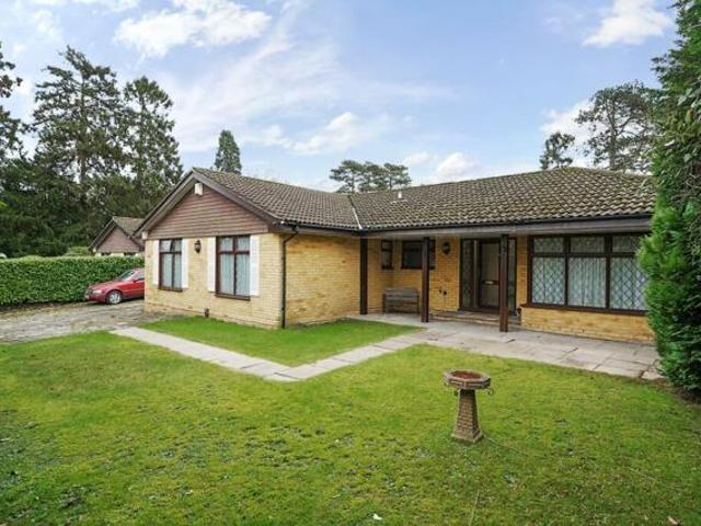 3 Bedroom Bungalow Surrey Surrey 99437346