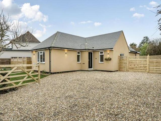3 Bedroom Bungalow Surrey Surrey LS99523418