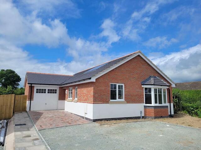 3 Bedroom Bungalow Pont Robert Pont Robert 99808858