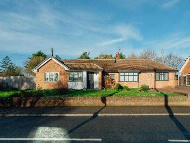 3 Bedroom Bungalow Pershore Pershore 99840225