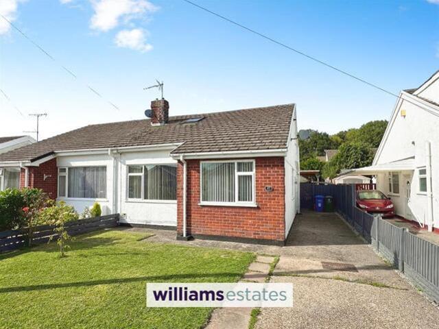 3 Bedroom Bungalow Prestatyn Denbighshire 99475769