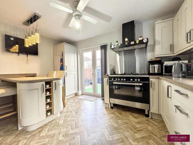 3 Bedroom Bungalow Prestatyn Denbighshire 101743207