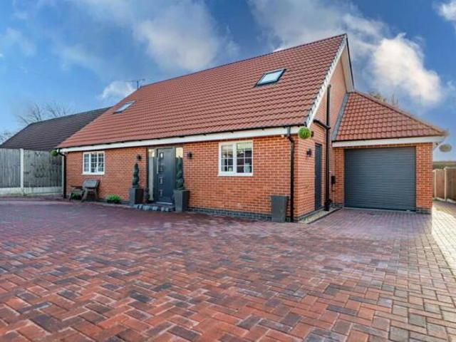 3 Bedroom Bungalow Rotherham Rotherham 101675598