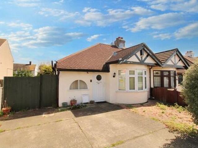 3 Bedroom Bungalow Romford Greater London LS100541111