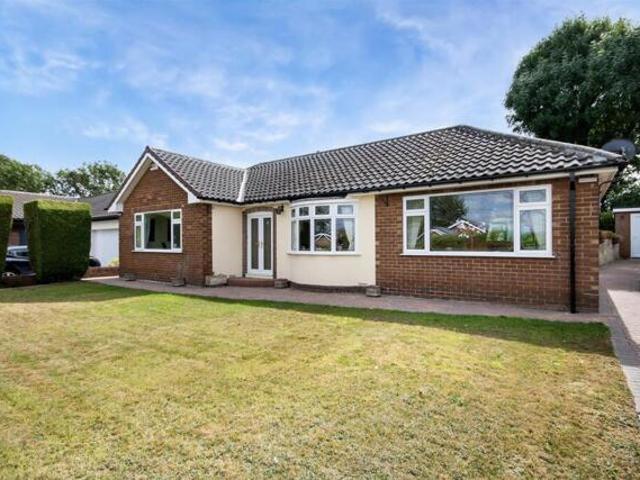 3 Bedroom Bungalow Ravenfield Ravenfield LS100648818