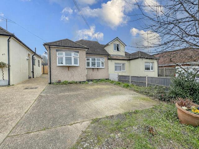 3 Bedroom Bungalow Rayleigh Essex 100786672