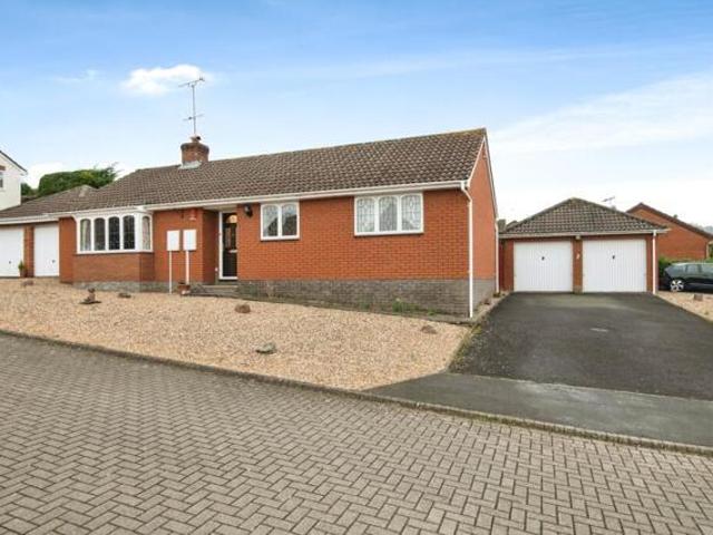 3 Bedroom Bungalow Redditch Worcestershire 100456697