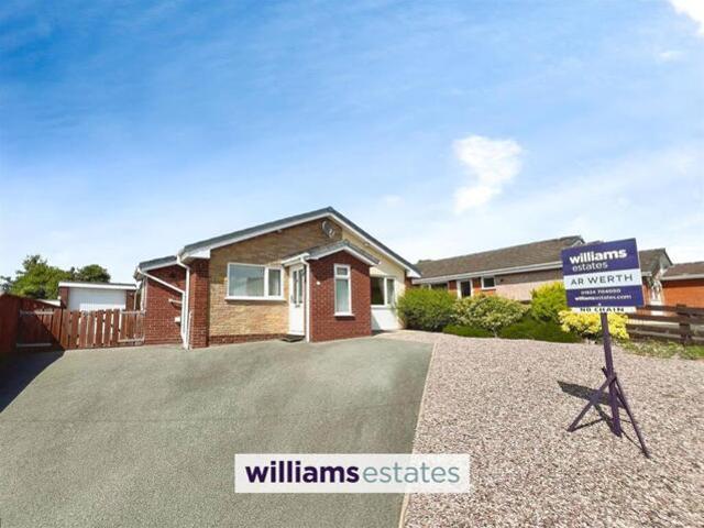 3 Bedroom Bungalow Ruthin Denbighshire 98834371