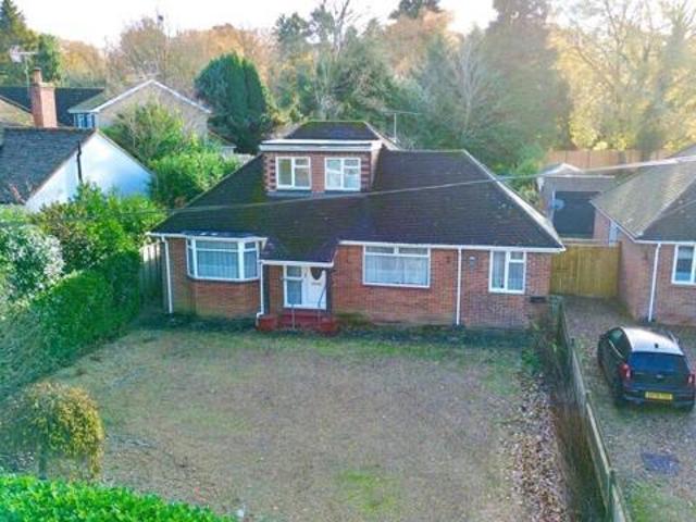 3 Bedroom Bungalow Wokingham Wokingham LS99092703