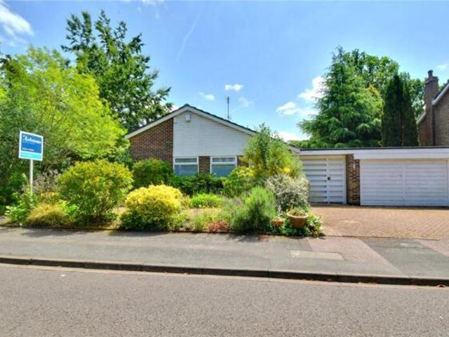 3 Bedroom Bungalow Watford Hertfordshire LS99290291