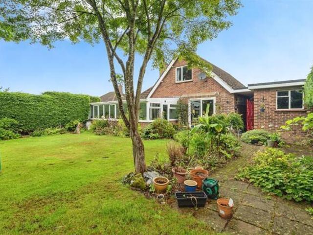 3 Bedroom Bungalow Watton Watton 98903455