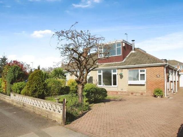 3 Bedroom Bungalow Wakefield Leeds LS102023824