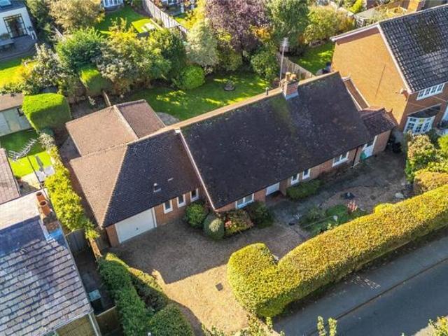 3 Bedroom Bungalow Wargrave Wokingham LS99688507