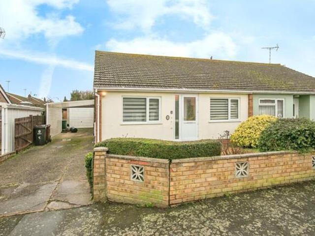 3 Bedroom Bungalow Weeley Weeley 99840488