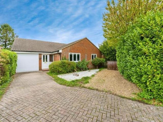 3 Bedroom Bungalow Weston Turville Buckinghamshire 98503915