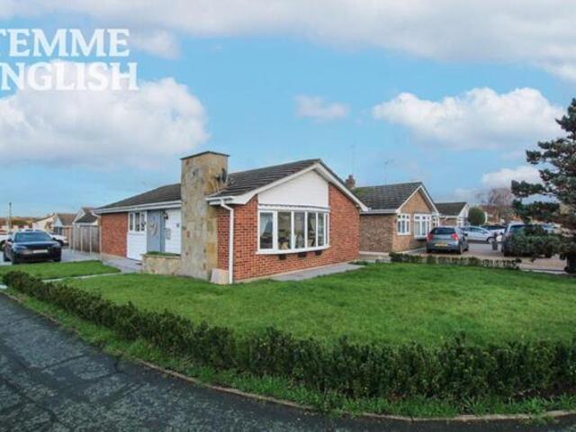 3 Bedroom Bungalow Wickford Essex 99808693