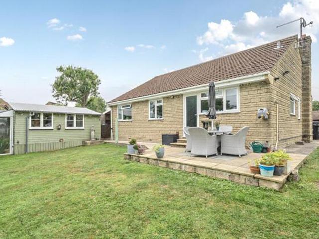 3 Bedroom Bungalow Wincanton Somerset 98612103