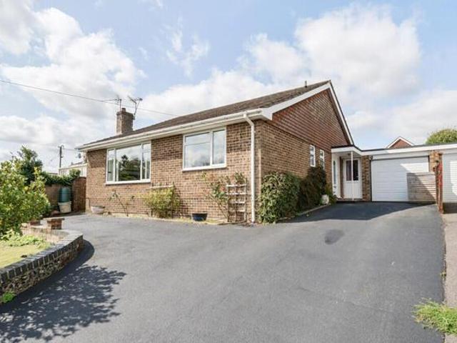3 Bedroom Bungalow Winchester Hampshire LS100615142