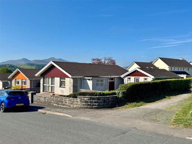3 Bedroom Bungalow Wye Kent LS94449187