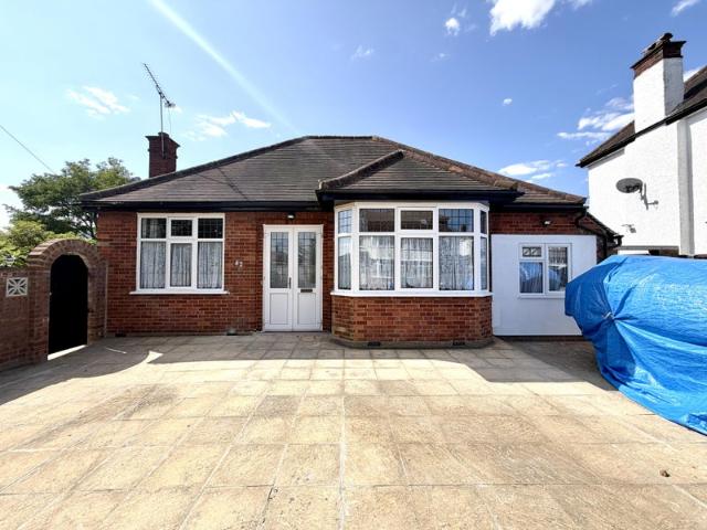 3 bedroom Bungalow Wyndale Avenue, Kingsbury, NW