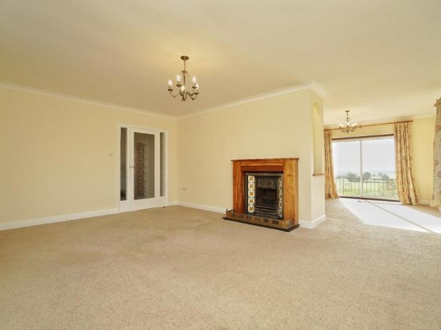 3 bedroom Bungalow To Let Total Size: 1583 SQ FT