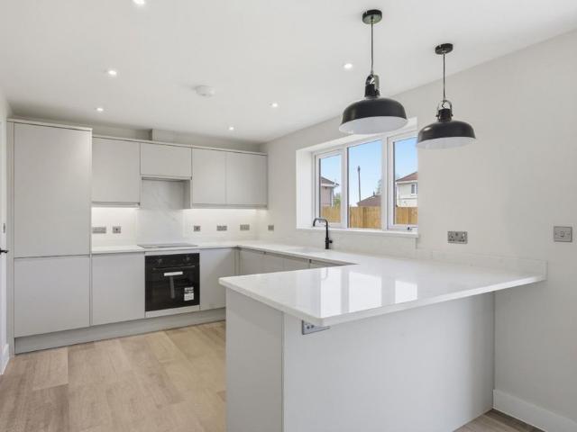 3 bedroom Bungalow To Let