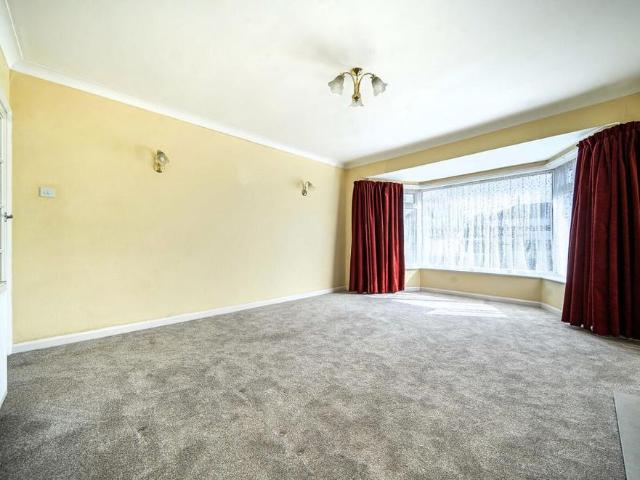 3 bedroom bungalow to rent