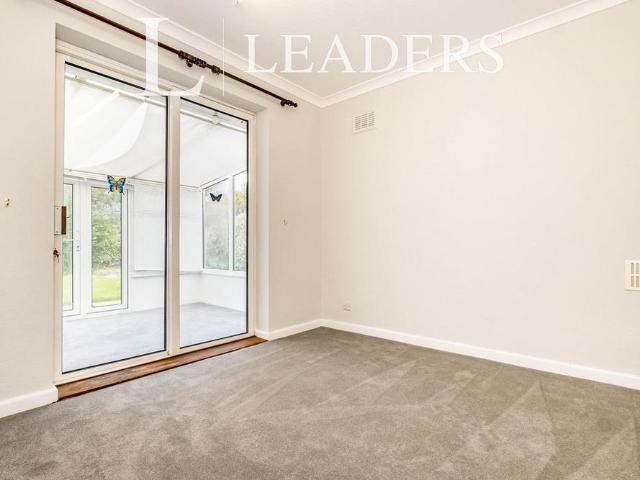 3 bedroom bungalow to rent