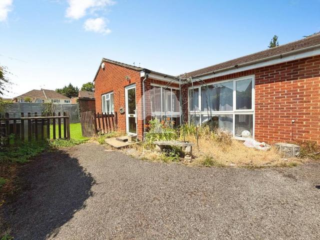 3 bedroom bungalow to rent