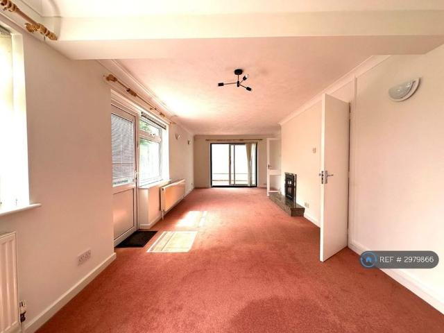 3 bedroom bungalow to rent