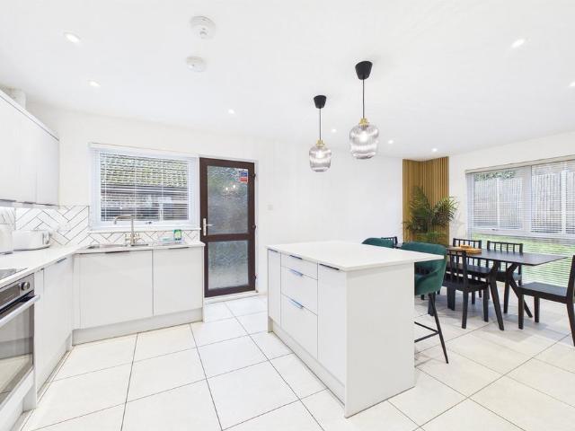 3 bedroom bungalow to rent