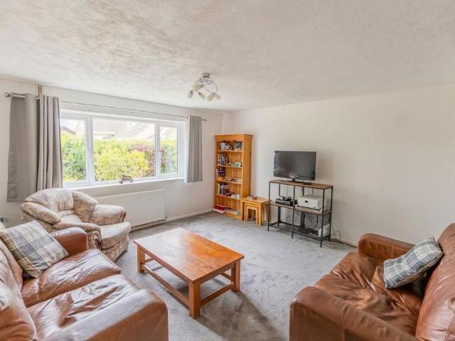 3 bedroom bungalow to rent