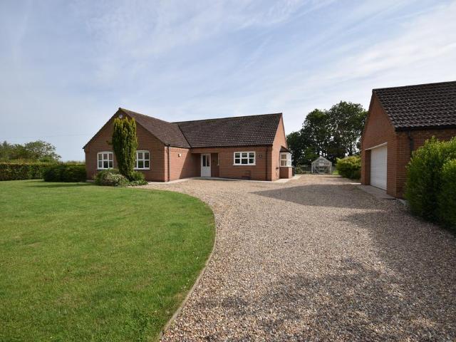 3 bedroom bungalow to rent