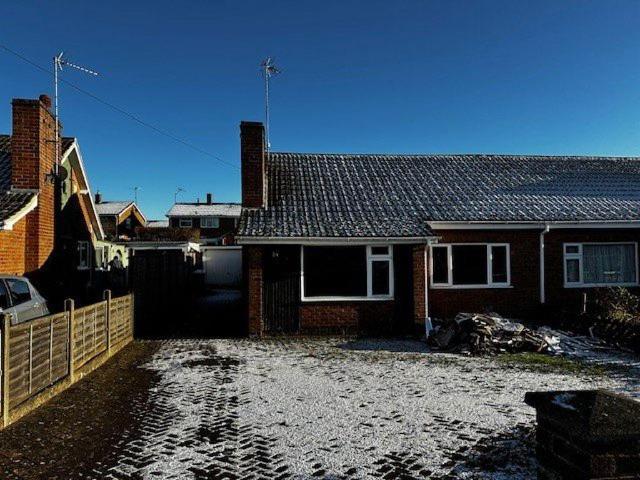 3 bedroom bungalow to rent