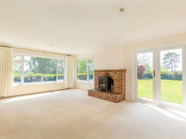 3 bedroom bungalow to rent