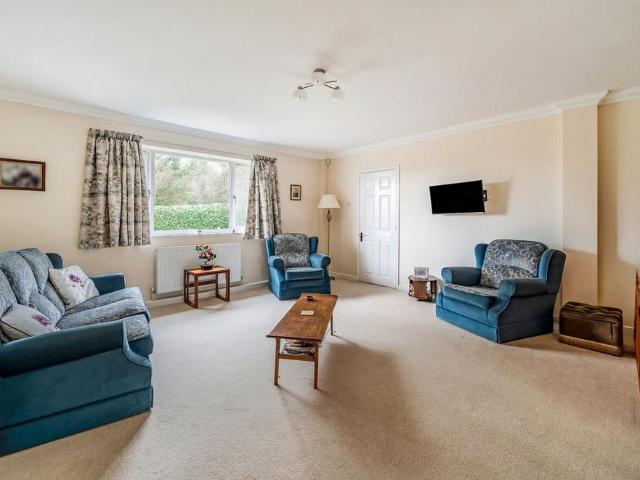 3 bedroom bungalow to rent