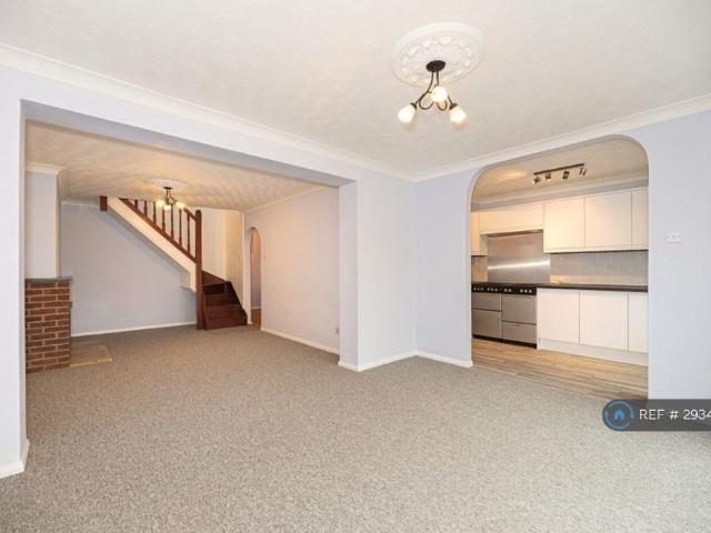 3 bedroom bungalow to rent