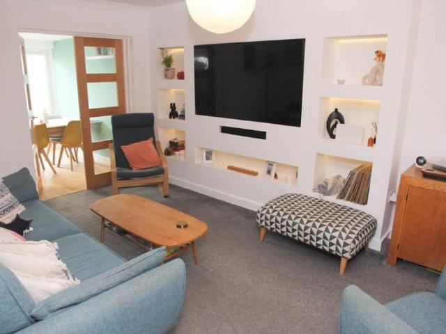 3 bedroom bungalow to rent