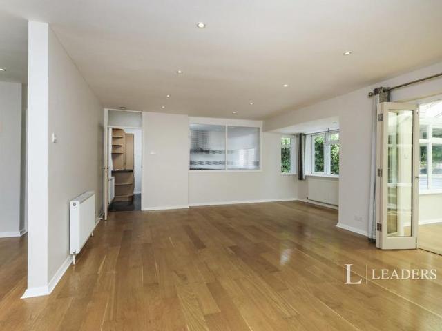 3 bedroom bungalow to rent