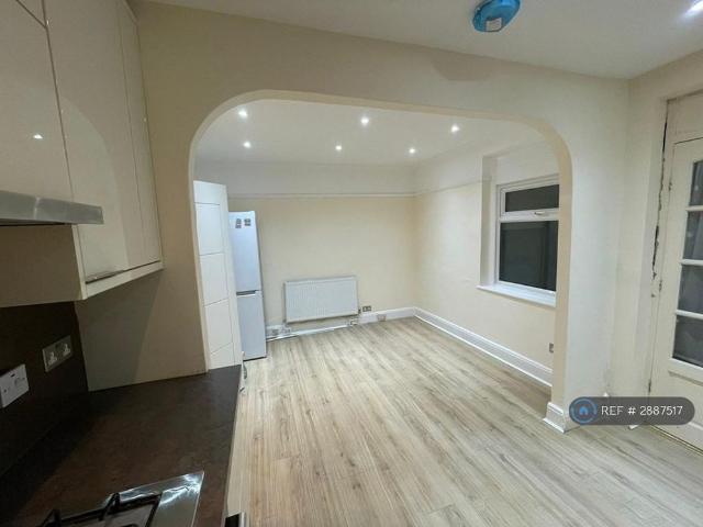 3 bedroom bungalow to rent