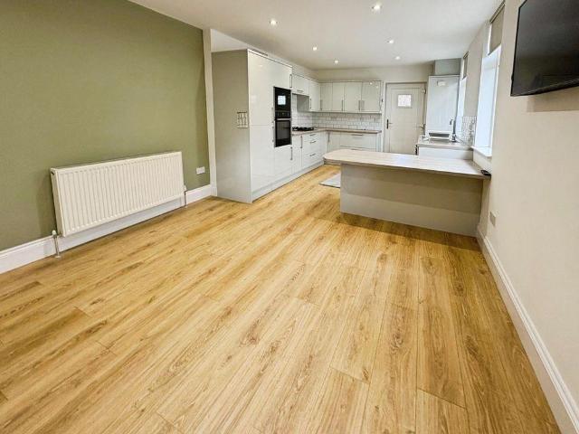 3 bedroom bungalow to rent