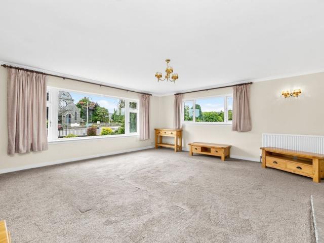 3 bedroom bungalow to rent