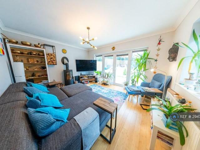 3 bedroom bungalow to rent
