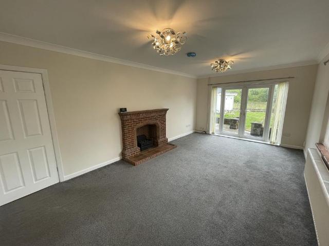 3 bedroom bungalow to rent