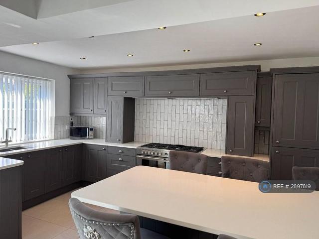 3 bedroom bungalow to rent