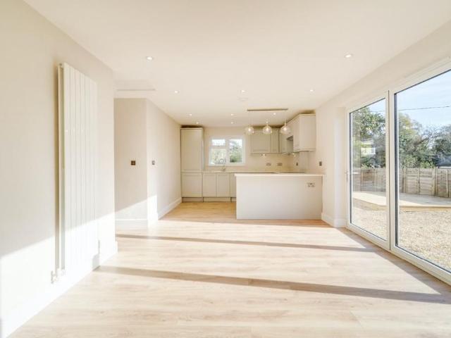 3 bedroom bungalow to rent
