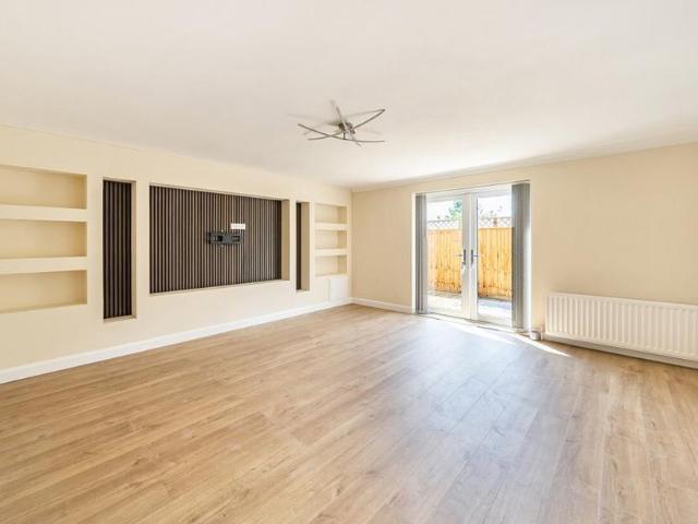 3 bedroom bungalow to rent