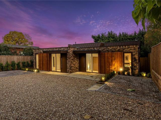 3 bedroom bungalow to rent