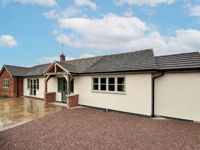 3 bedroom bungalow to rent