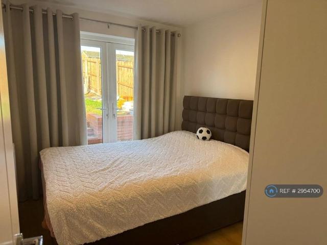 3 bedroom bungalow to rent